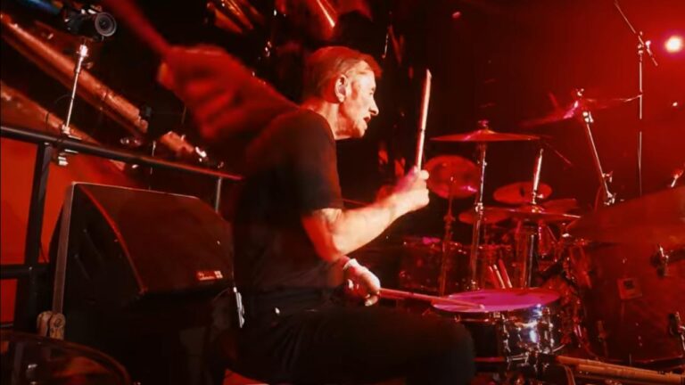 Phil Rudd de AC/DC sorprende con su nuevo proyecto Full Metal Orchestra ...